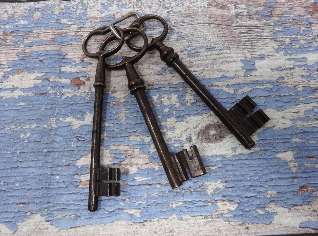 Antique Skeleton Keys, Vintage Keys, Set of 3 Steampunk Keys, French ...