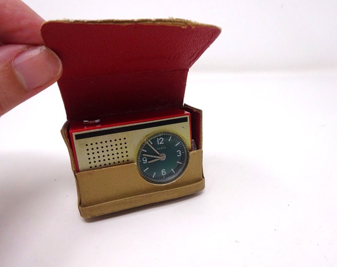 Vintage Ruhla Sumatic Clock From the GDR in Protective Cover, Travel ...
