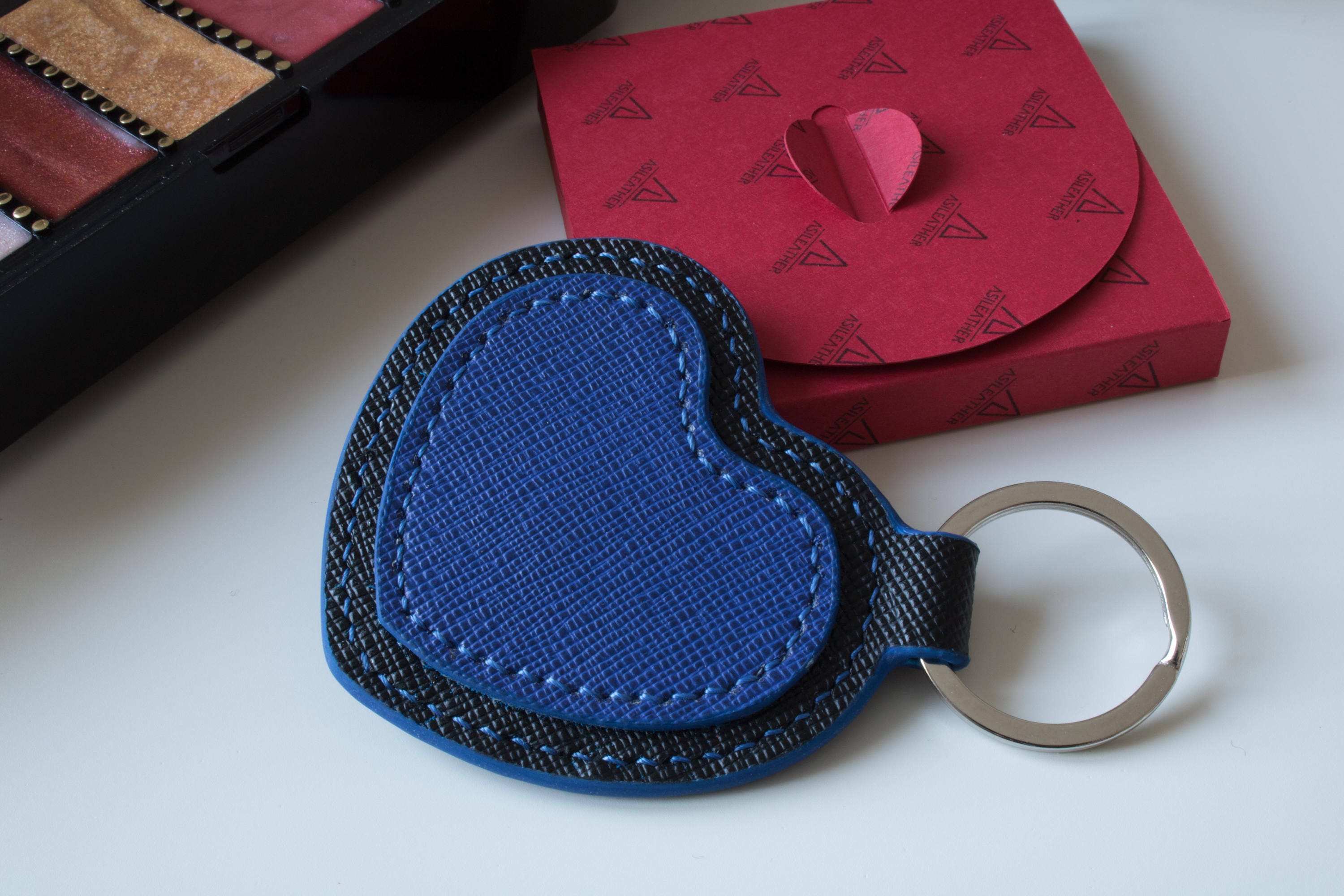 Saffiano leather heart keychain for women. Personalised lucky | Etsy