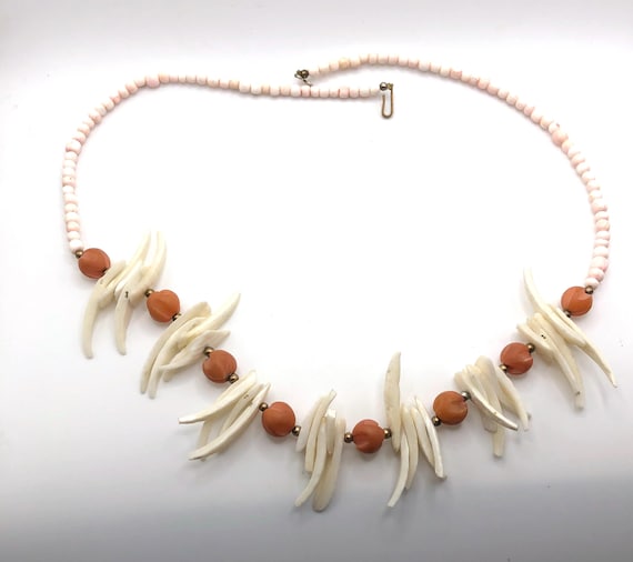 Vintage pink and white beaded shell statement necklace - Gem