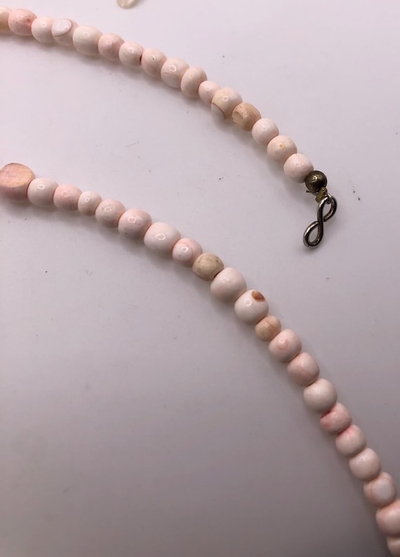Vintage pink and white beaded shell statement necklace - Gem
