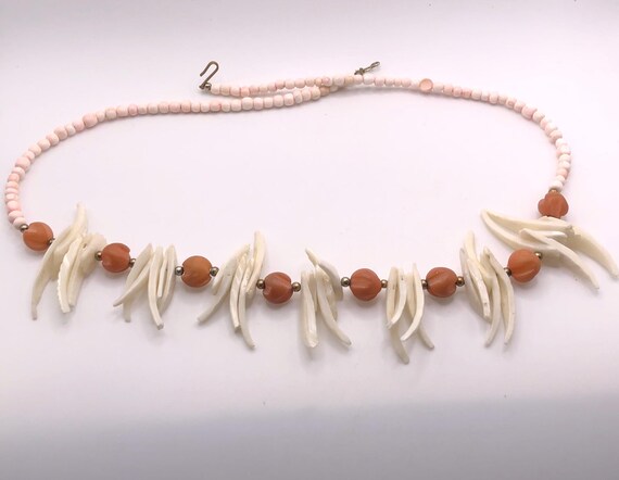 Vintage pink and white beaded shell statement necklace - Gem