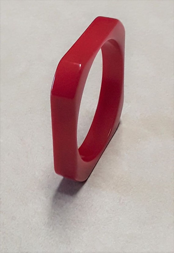 Early or Mid 20th Century Cherry Red Bakelite Eight-S… - Gem