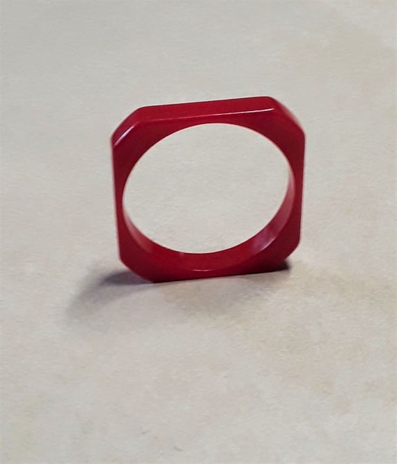 Early or Mid 20th Century Cherry Red Bakelite Eight-S… - Gem