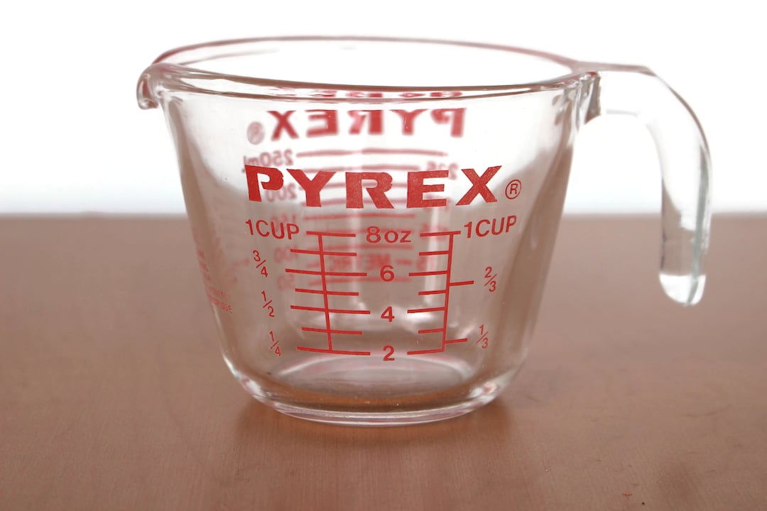 Vintage Pyrex Glass Liquid Measuring Cup / 1 Cup / Hook Handle - Etsy