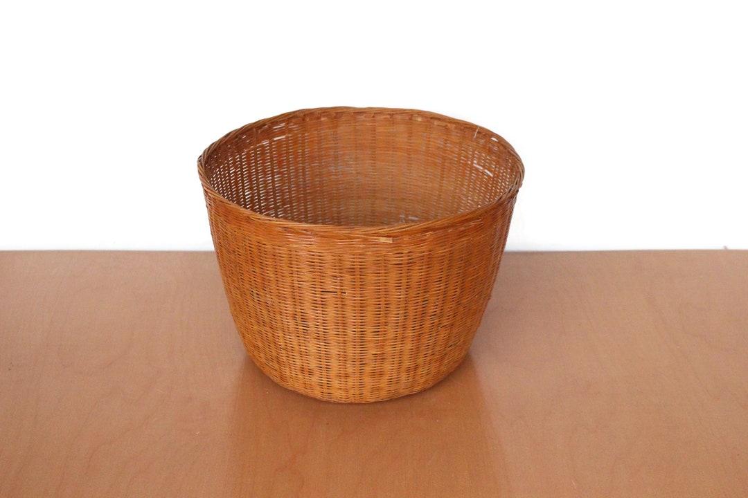 Vintage Wicker Basket / Storage Basket/ Basket Houseplant Pot / Woven ...