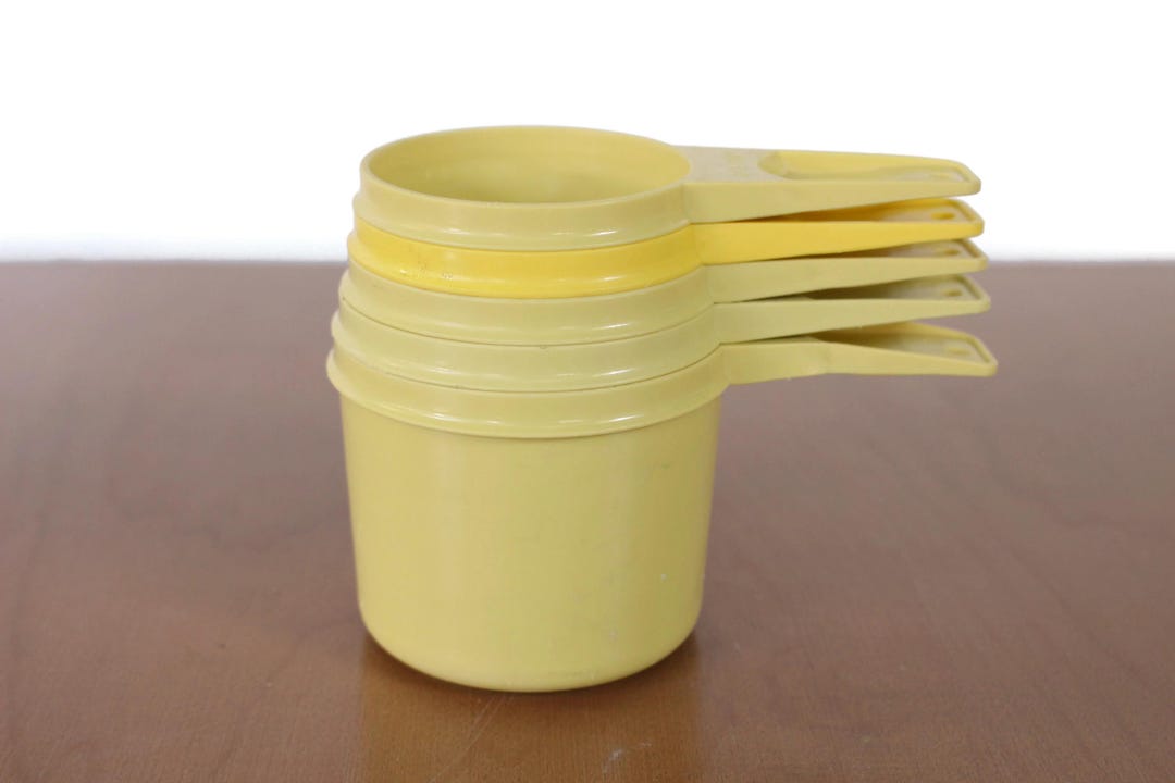 5 Vintage Tupperware Measuring Cups / Yellow Plastic Measuring Cup Set ...