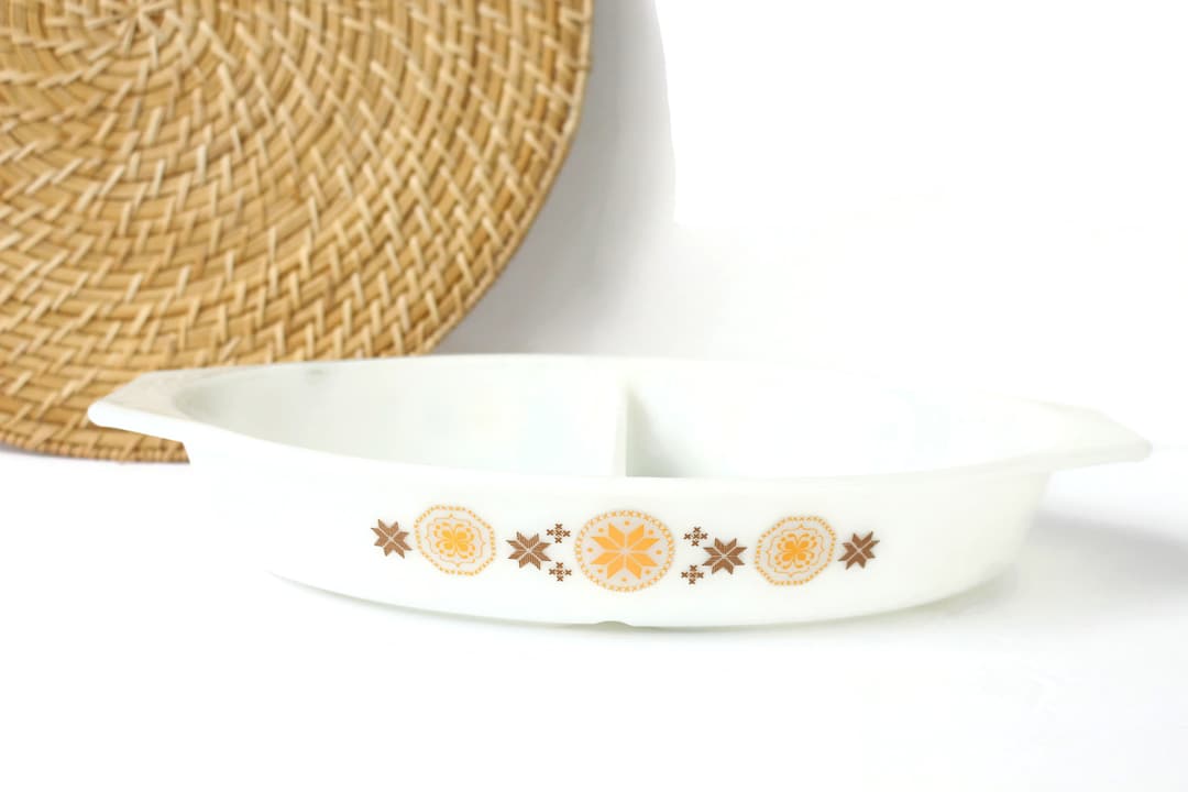 Pyrex Town and Country Oval Divided Vegetable Dish / Divided Casserole ...