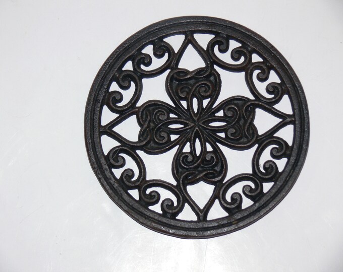 Cast Iron Footed Round Four Leaf Clover Trivet - Etsy