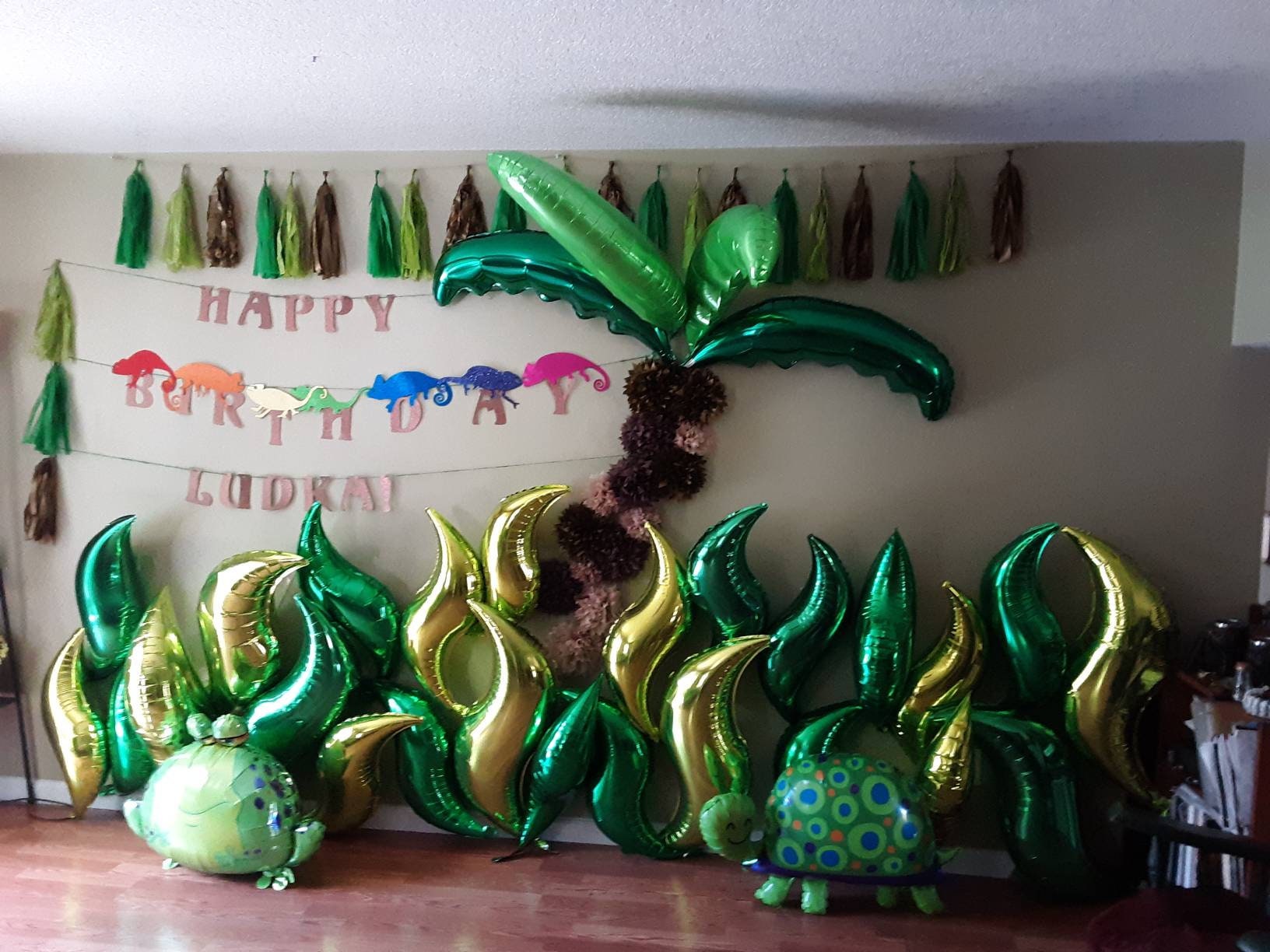 Wild Backdrop Jungle Balloons Reptile Birthday Party | Etsy