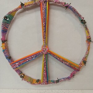 10" Repurposed Barbed Wire Peace Sign - New - (NBPE#1M/151) - Etsy