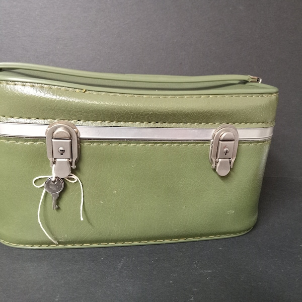 Vintage Train Case - Etsy