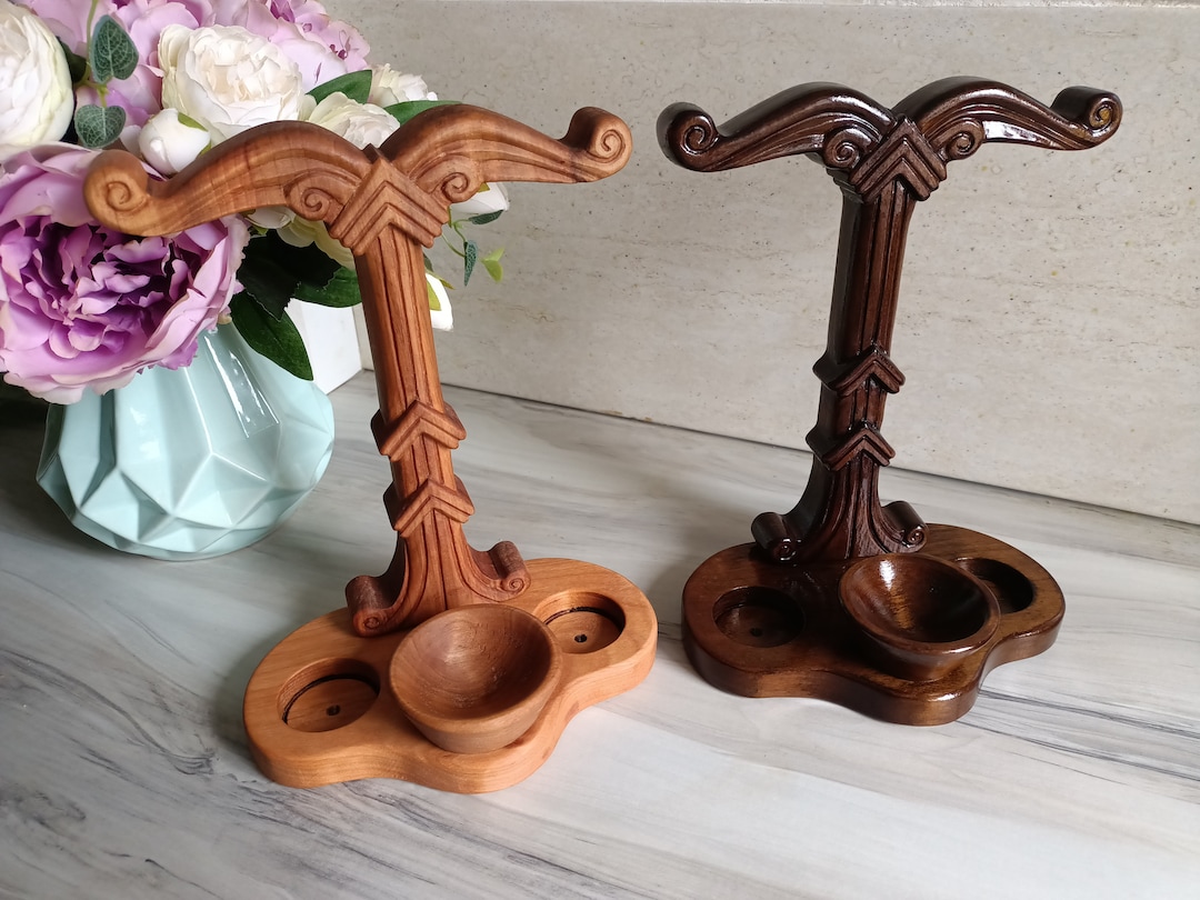 Altar de madera Irminsul con candelabros, talla en madera nórdica ...