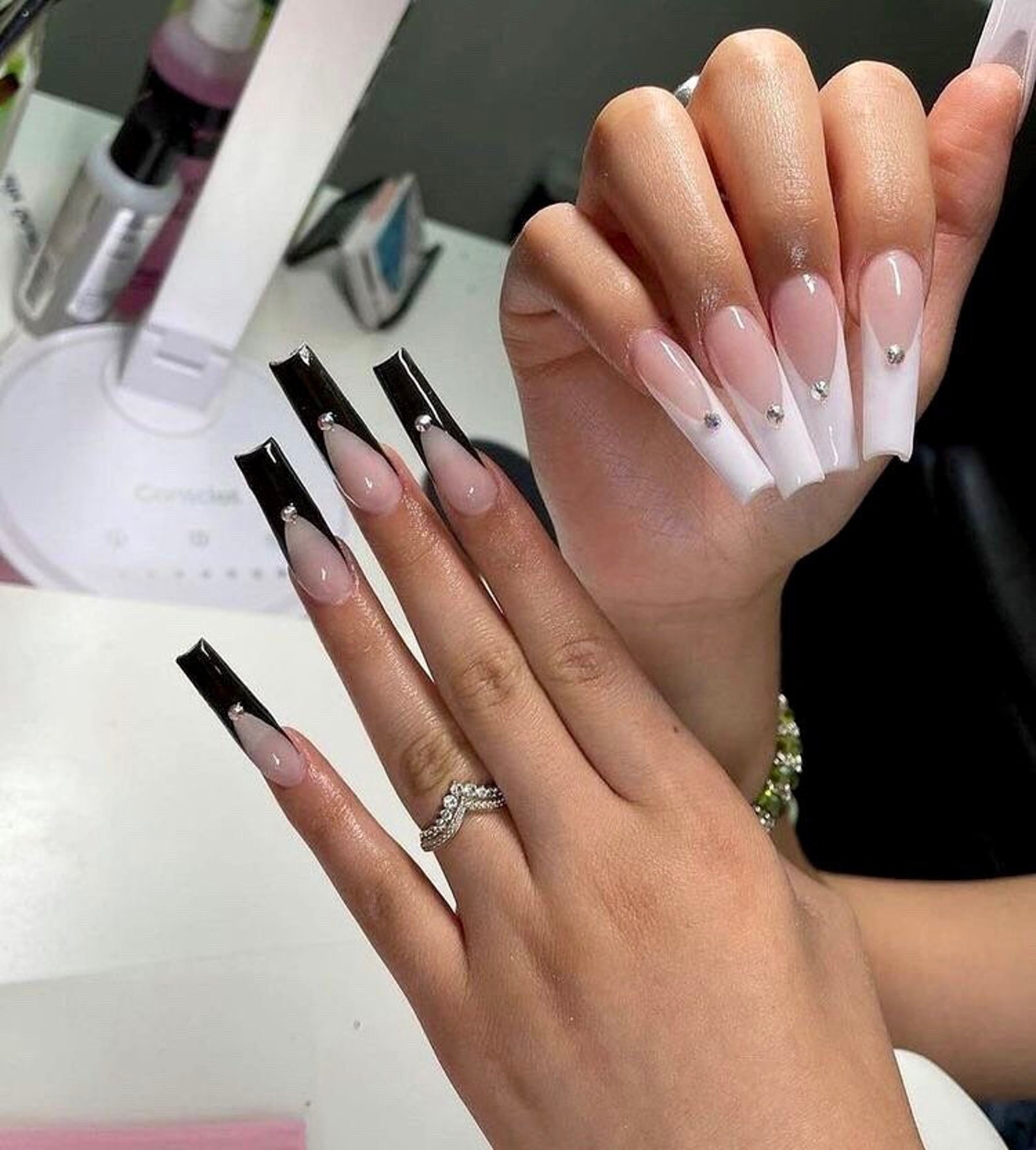 Deja-vu-press on Nails-french Nails-blacks Me White Nails-luxury Nails ...