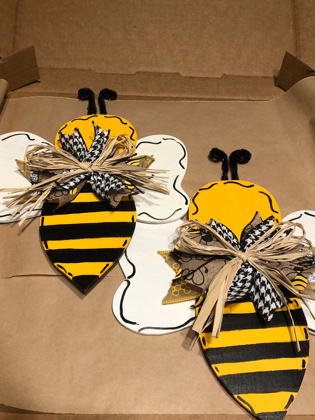 Hand Crafted Bee Wreath Sign - Etsy