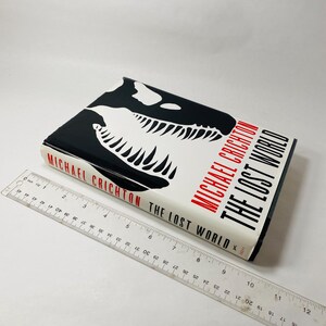 Lost World by Michael Crichton FIRST Trade EDITION Vintage Book Circa 1995 Sequel to Jurassic ...