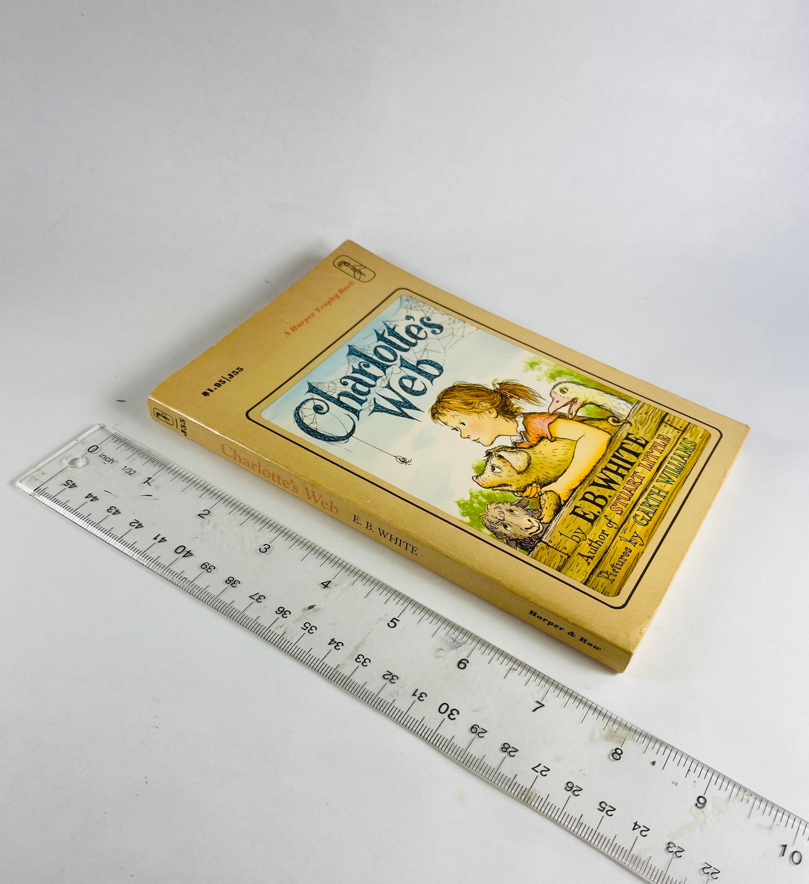 Charlottes Web by EB White Vintage Paperback Book Illustrated - Etsy