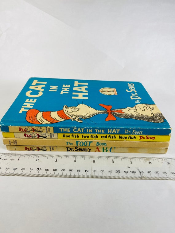 Dr. Seuss Leyendo Un Libro Hay Un Molillo En Mi Bolsillo! (There's A