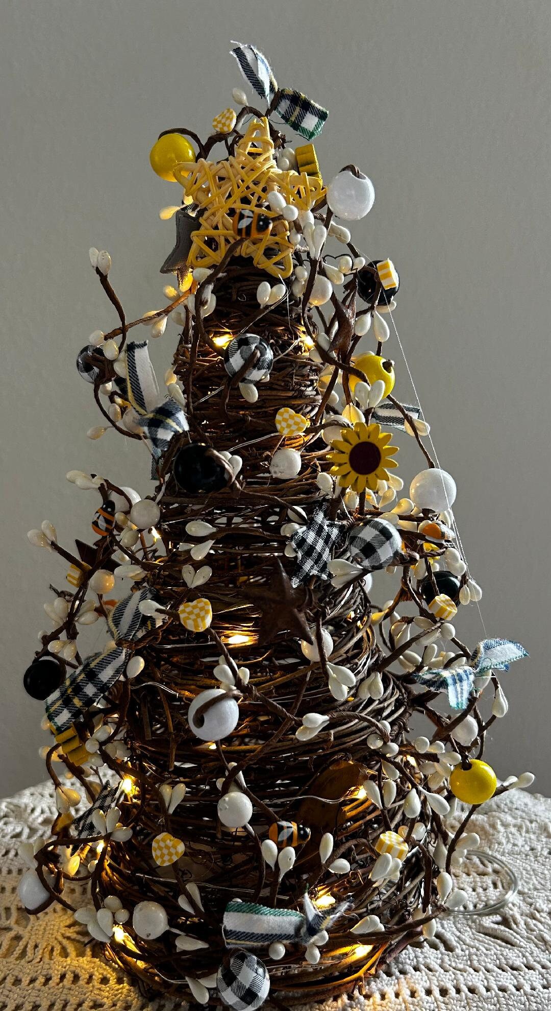 Bee Decor, Grapevine Tree 12 W/bees, Sunflowers, Bows, Lights, Spring ...