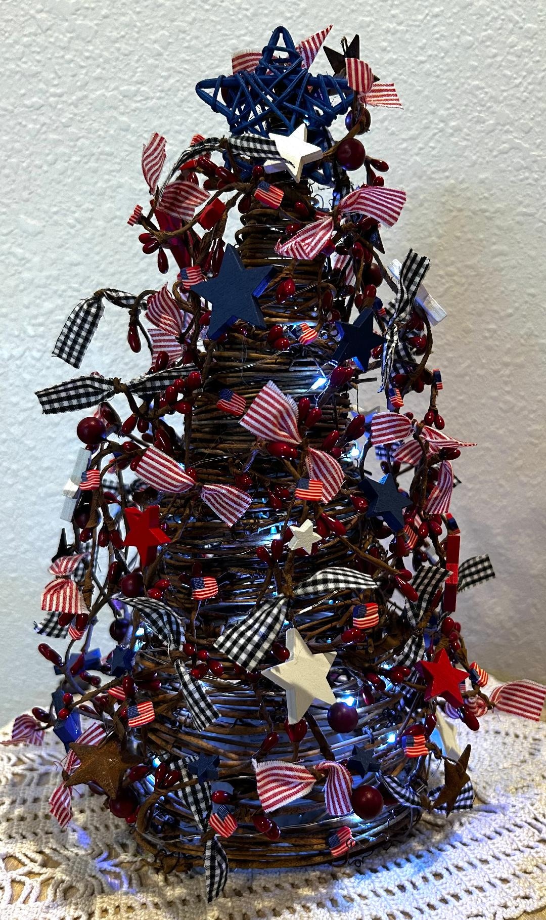 12 Grapevine Tree, Patriotic Tree, Military Tree, Veteran's Day, 4th of ...