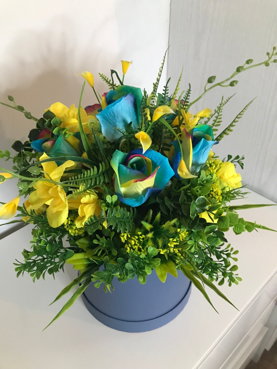 Handmade Luxury Rainbow Roses and Yellow Flower Hat Box Mothers Day ...