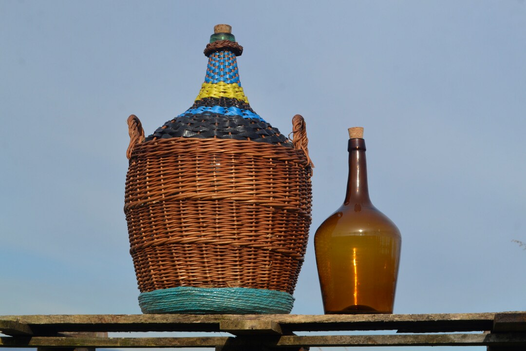 2 VINTAGE DEMIJOHN BOTTLES, 25 L Wicker Demijohn, 3 L Brown Amber Damme ...