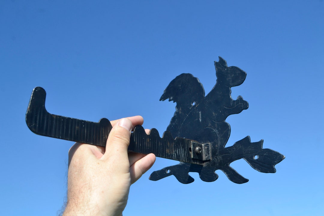 IRON SQUIRREL HANGER, Vintage Squirrel Shaped Clothes Hanger, Black ...
