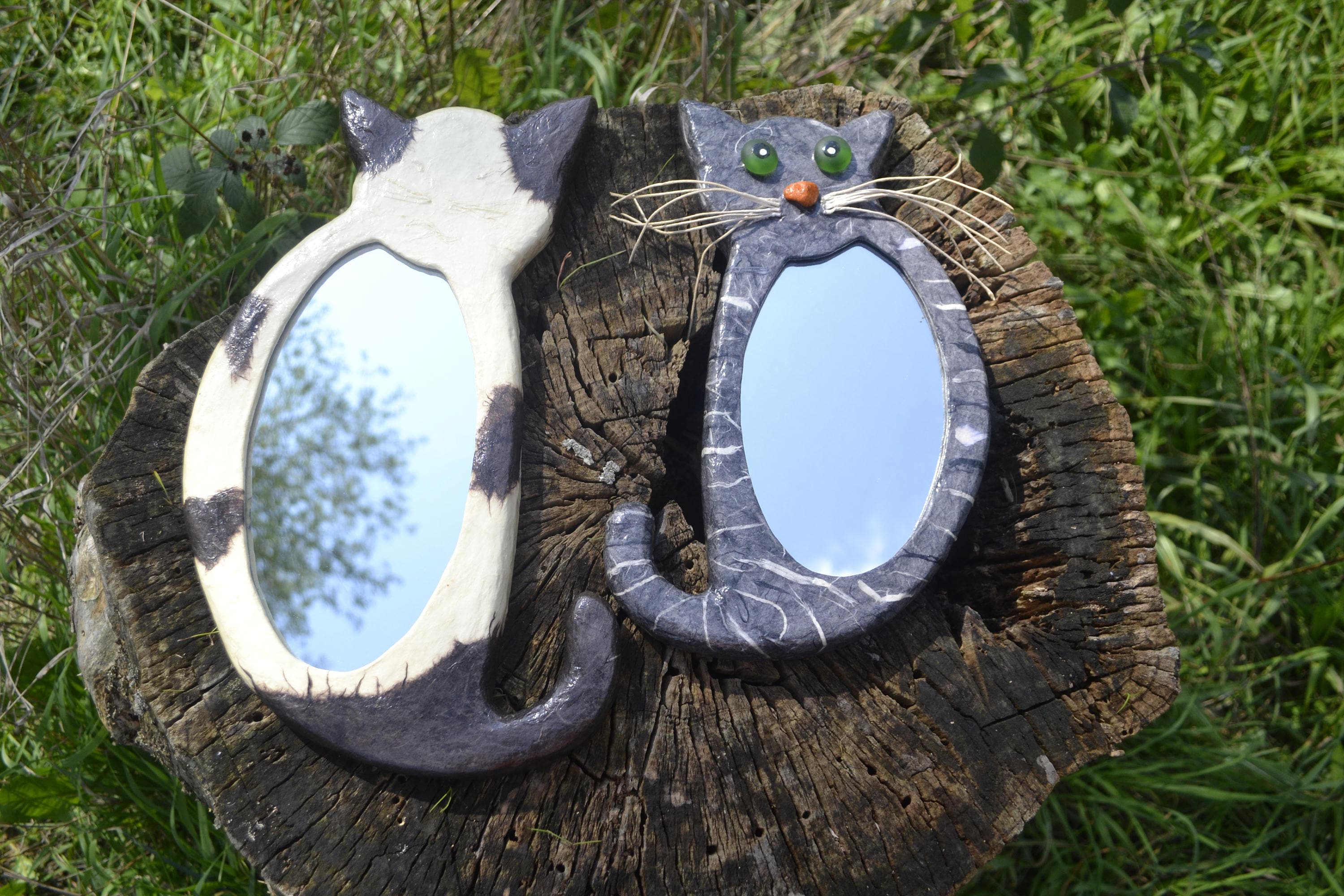 WHITE CAT Decorative Wall MIRROR, White Cat With Black Patches Cat ...