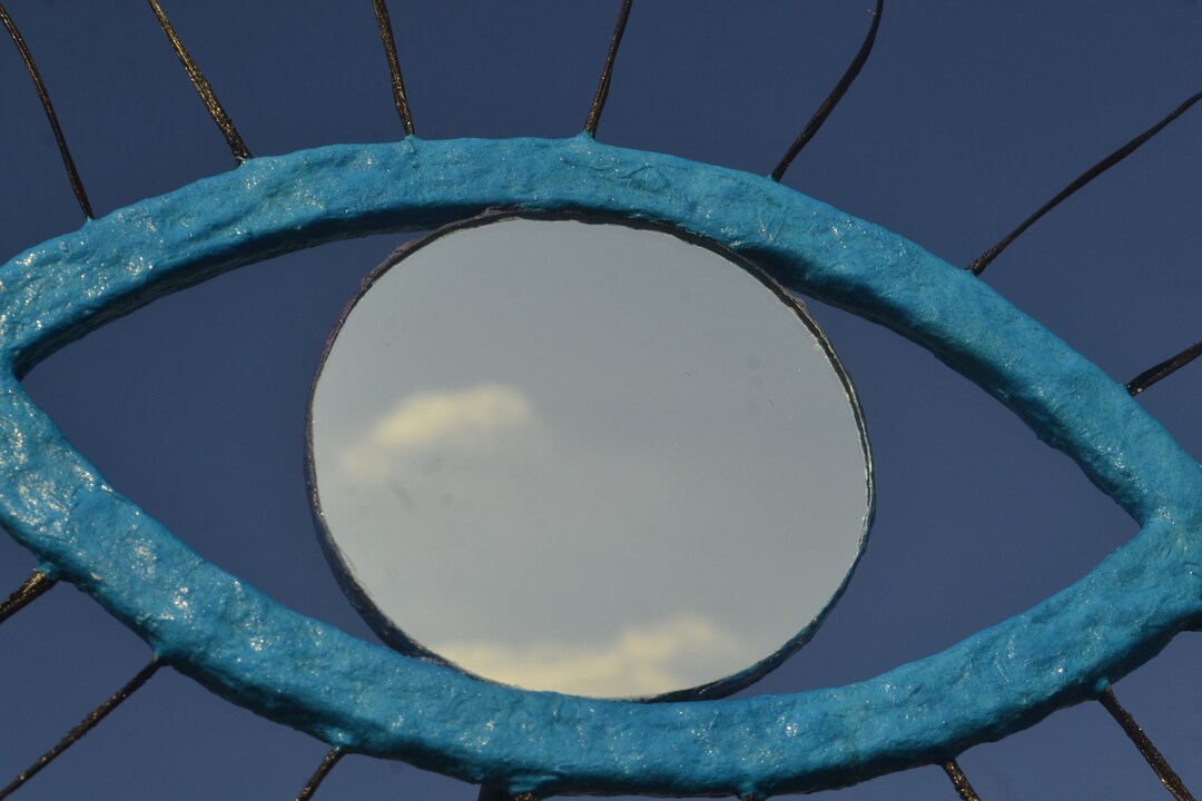 BLUE EYE MIRROR, Sad Eye Mirror W. 18 Peacock Feathers Eyelashes ...