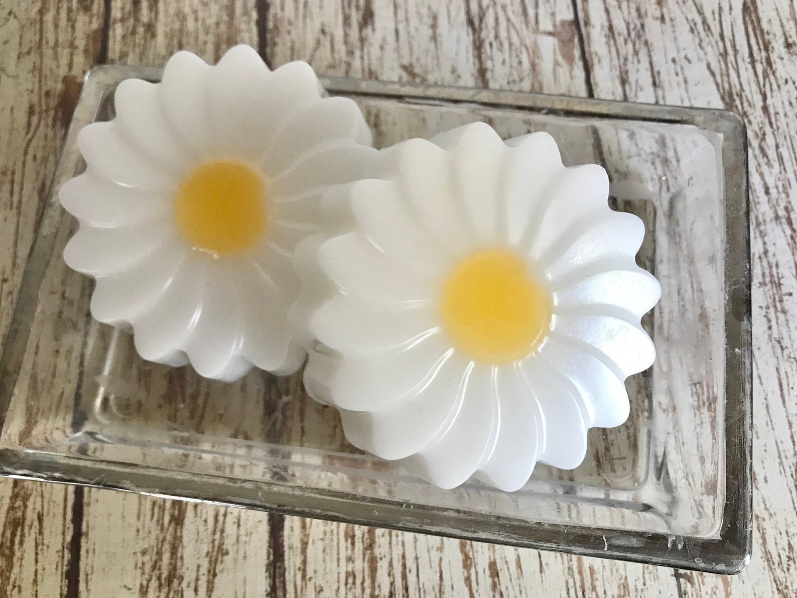 Daisy Soap, Flower Soap, Gift for Mom, Summer Soap, Gift for Her - Etsy