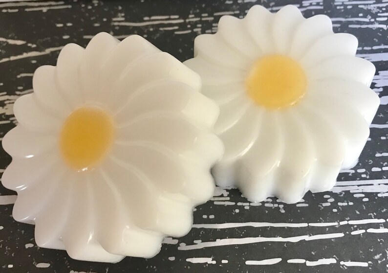 Daisy Soap, Flower Soap, Gift for Mom, Summer Soap, Gift for Her - Etsy