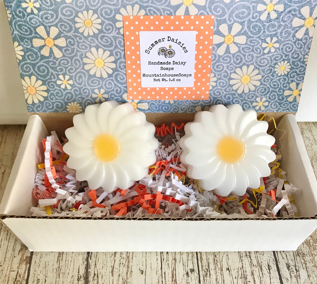 Daisy Soap, Flower Soap, Gift for Mom, Summer Soap, Gift for Her - Etsy