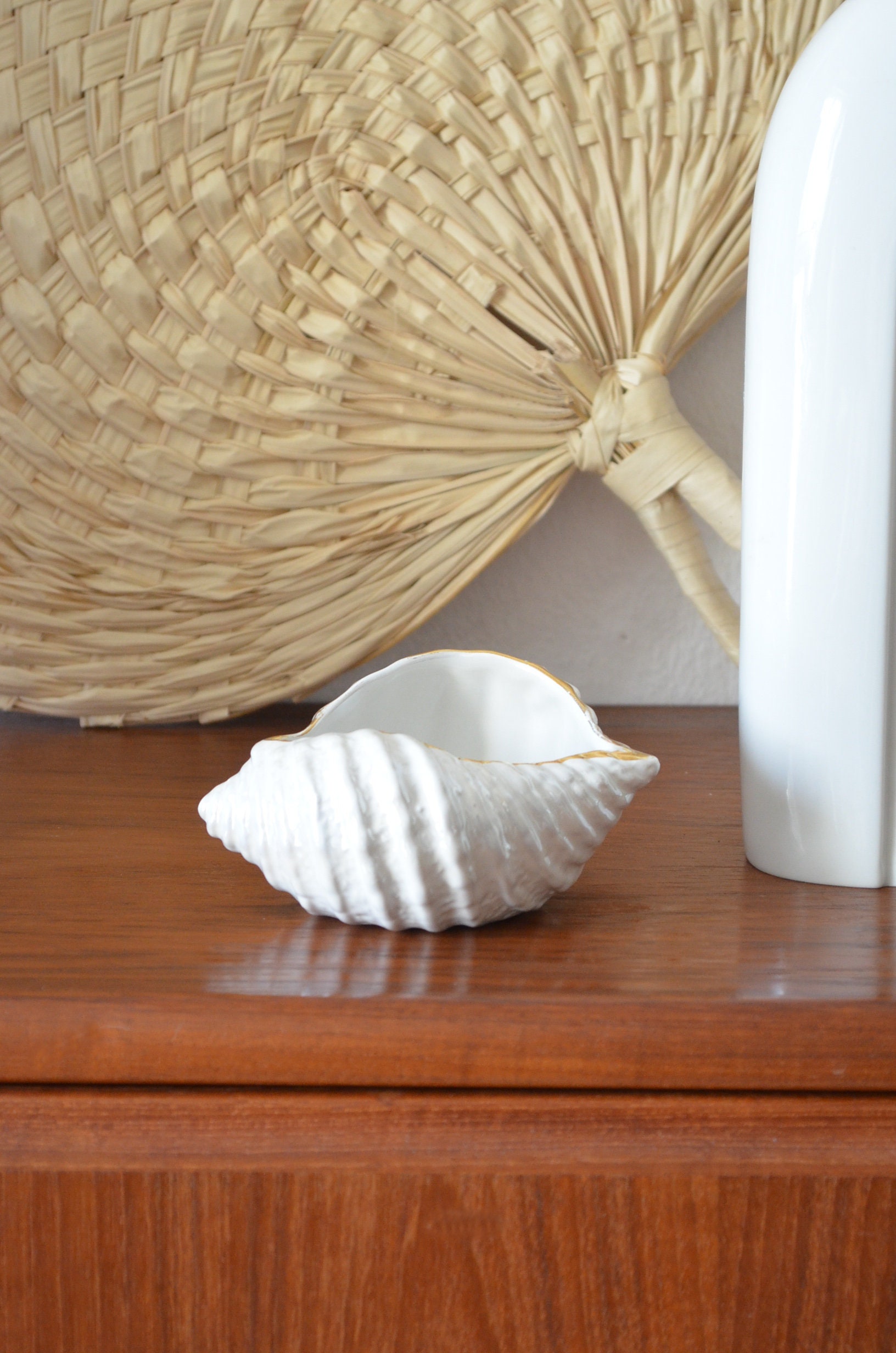 Vintage shell vase planter white gold shell white