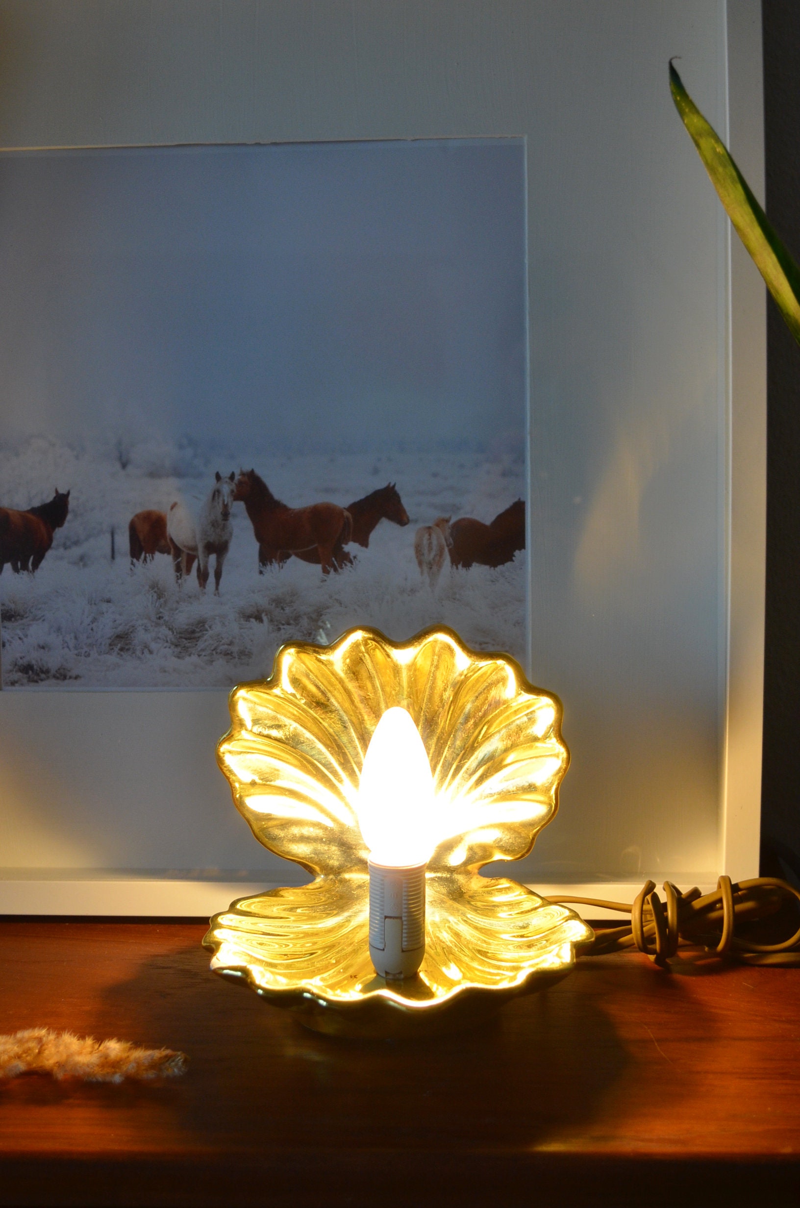 Shell table Lamp In Ceramic, vintage gold Lamp