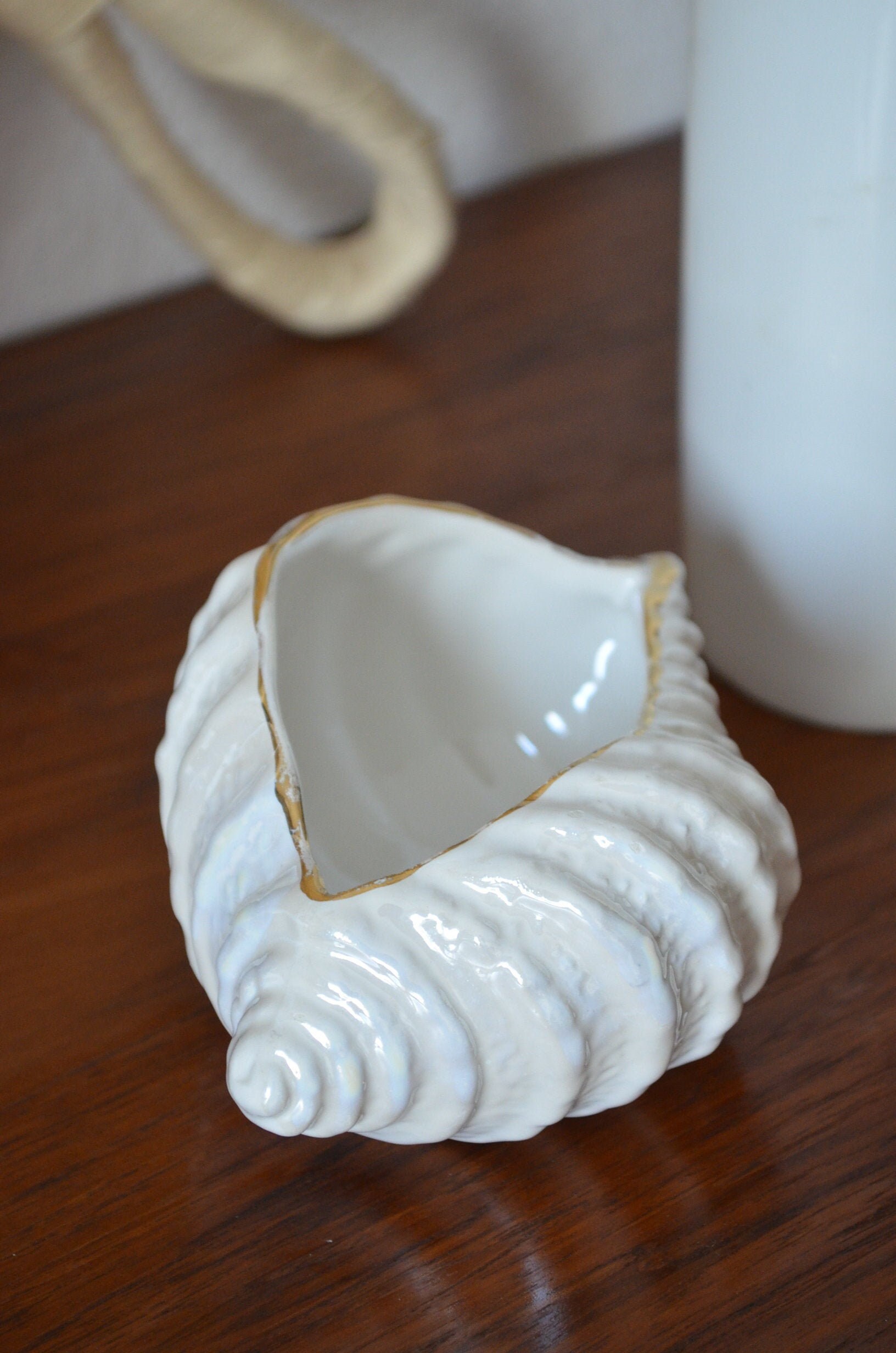 Vintage shell vase planter white gold shell white
