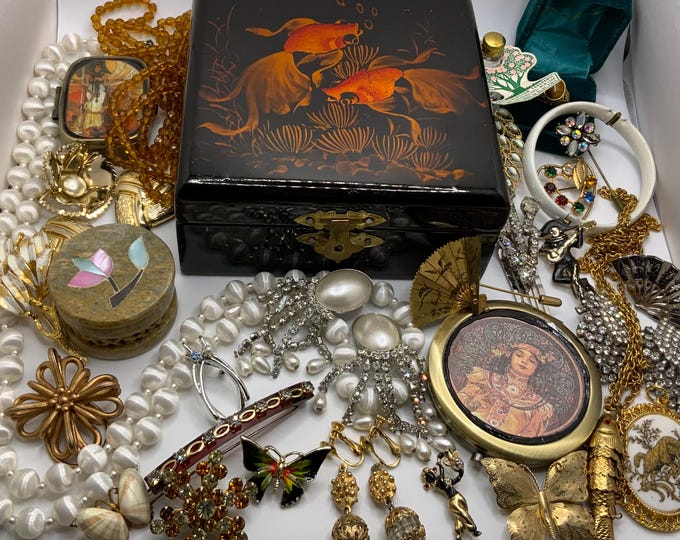 Vintage Treasure Chest Vintage Wearable Jewellery Lot Jewellery Box ...