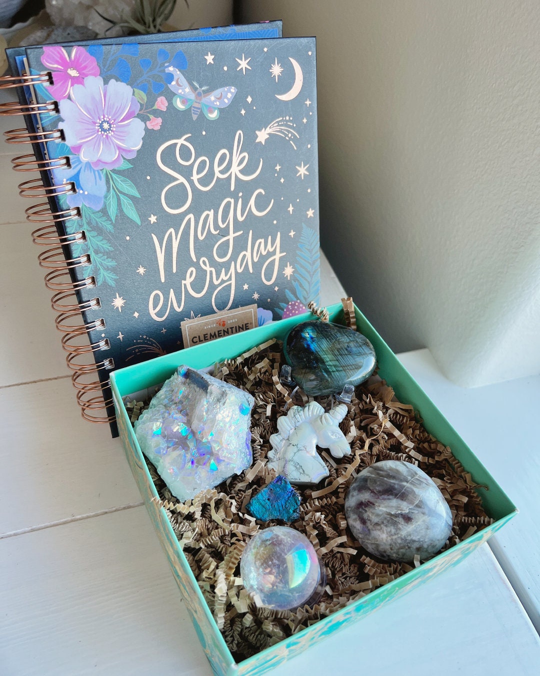 Magic Unicorn Crystal Gift Set: Aura Quartz, Labradorite Heart ...