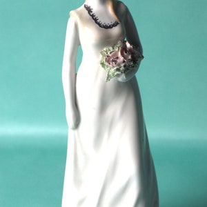 Vintage Figurine of a Girl With a Bouquet of Flowers. - Etsy