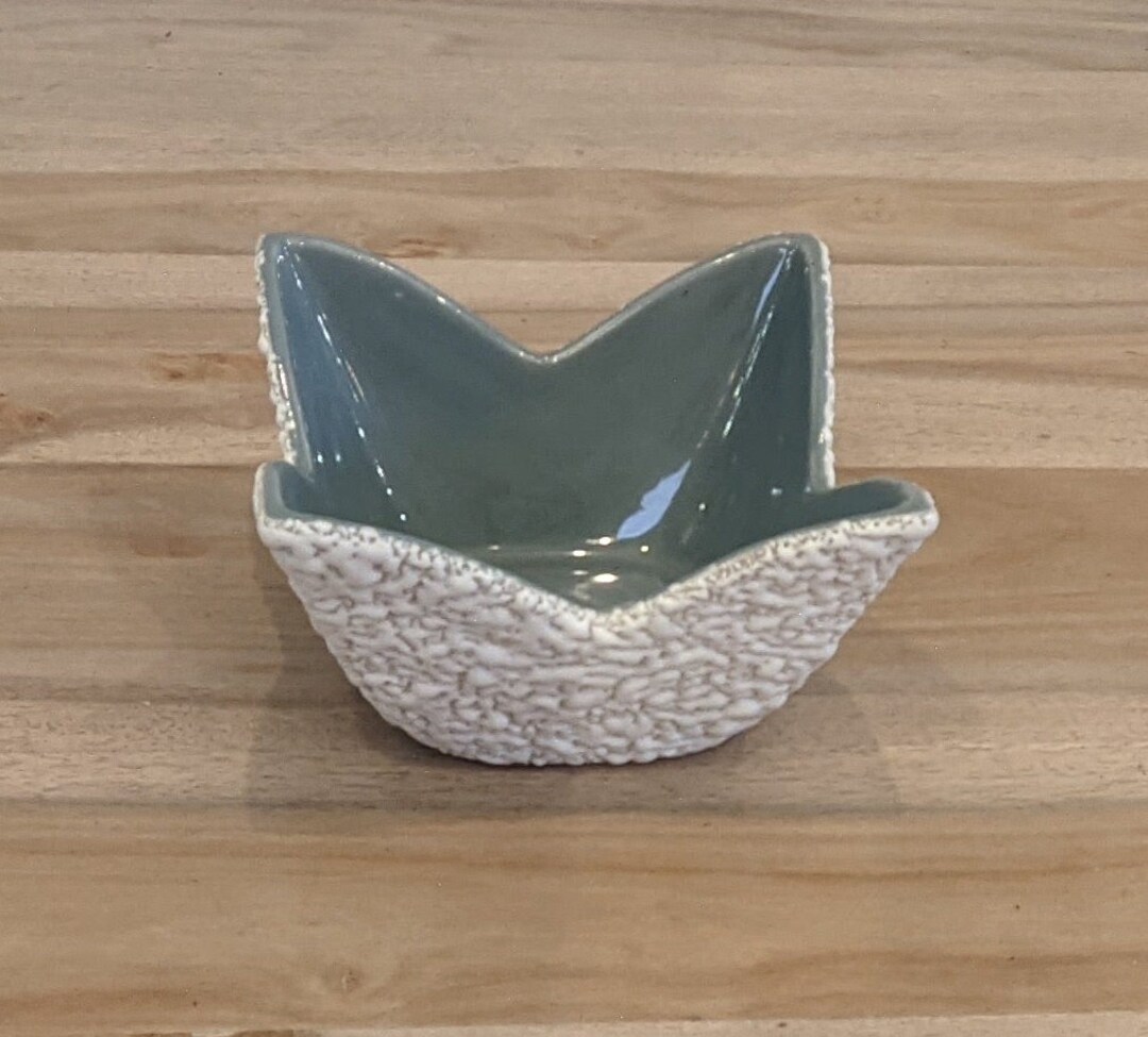 Vintage Rocky Mountain Pottery (ROMCO) White Mottled Pottery Tulip Bowl ...