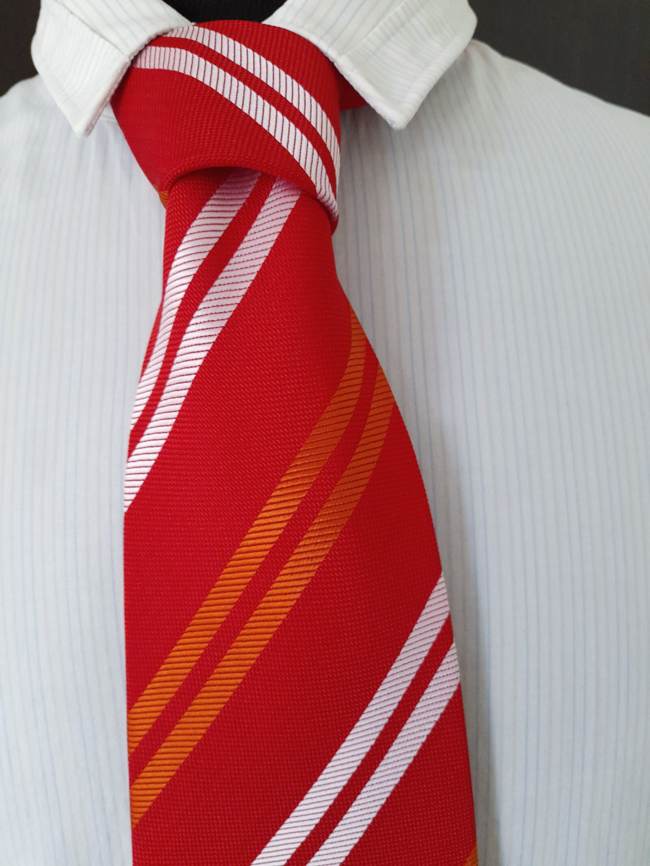 Men's Red Striped Classic 3.7 Tie. Orange and White Ribbed Texture ...