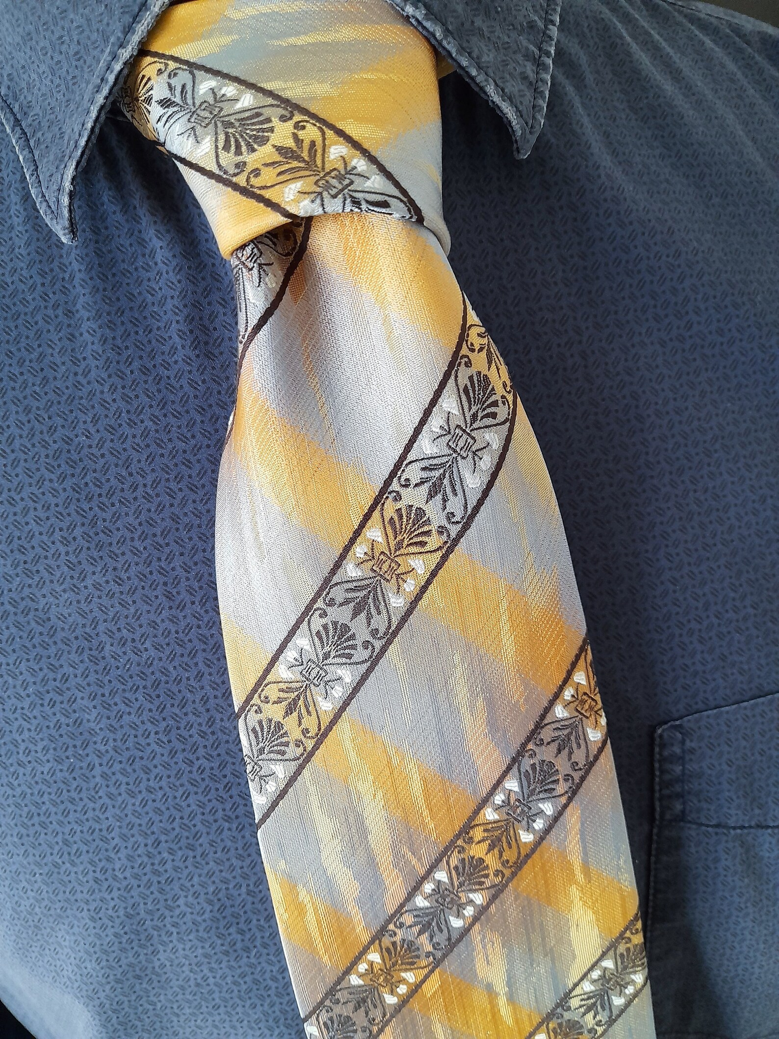 Nova Strada Novelty Striped Silk Tie. Art Deco Textured Flashy Tie ...