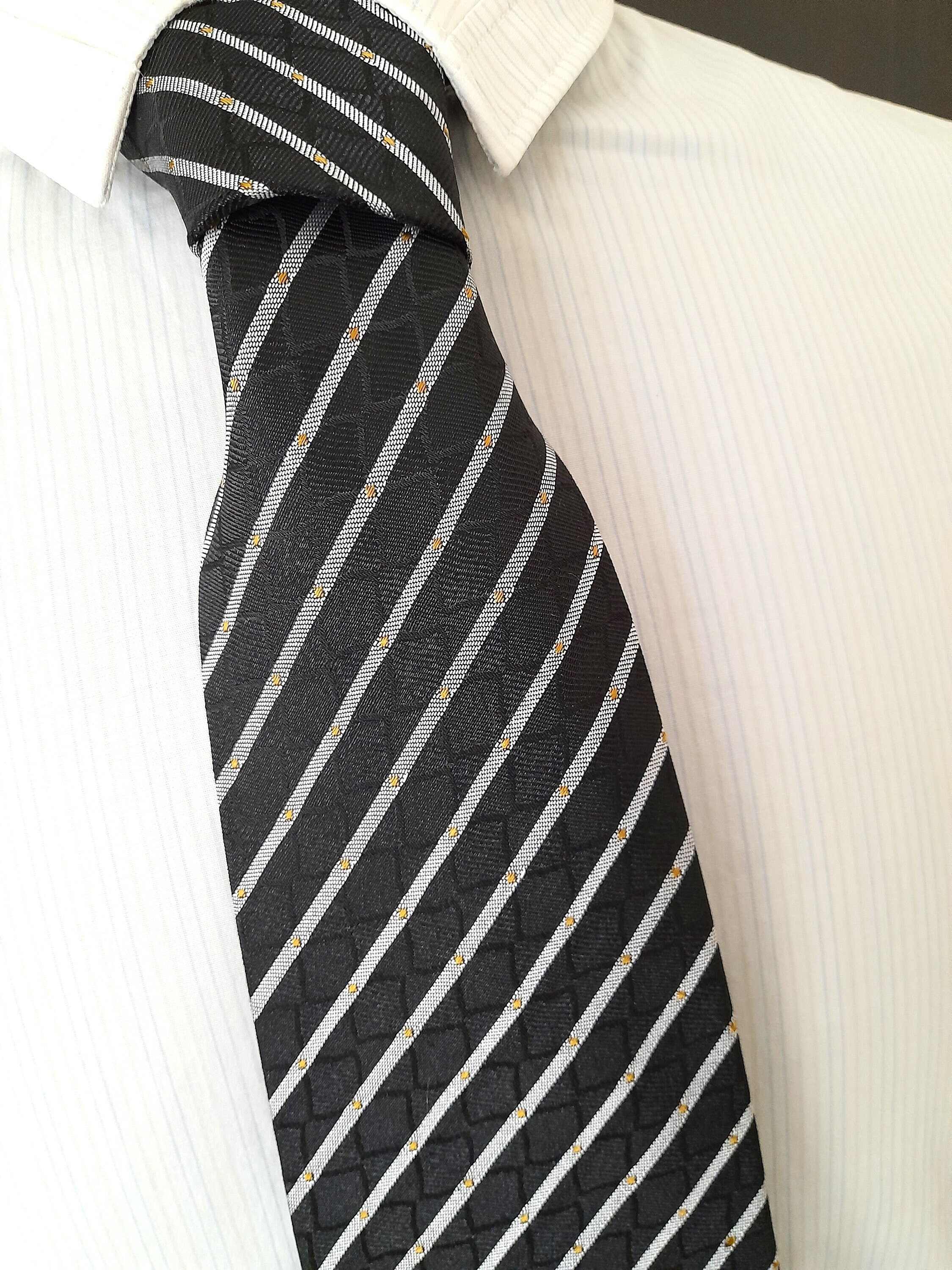 Moda Di Centone Men's Black Striped Tie. Vintage 90s 00s Candy Striped ...