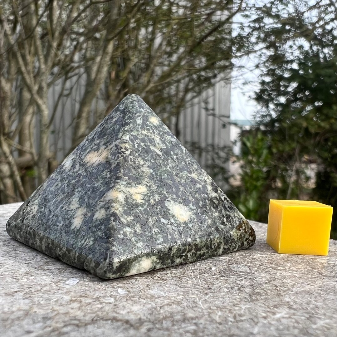 Preseli Bluestone Polished Pyramid, Genuine Spiritual Healing Crystal ...