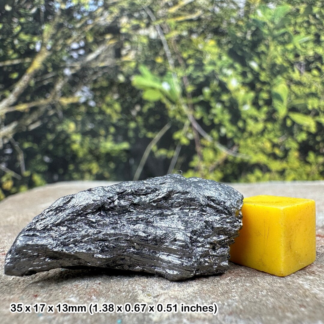 Graphite Drawing Rock Submetallic Spiritual Healing Mineral Crystal ...