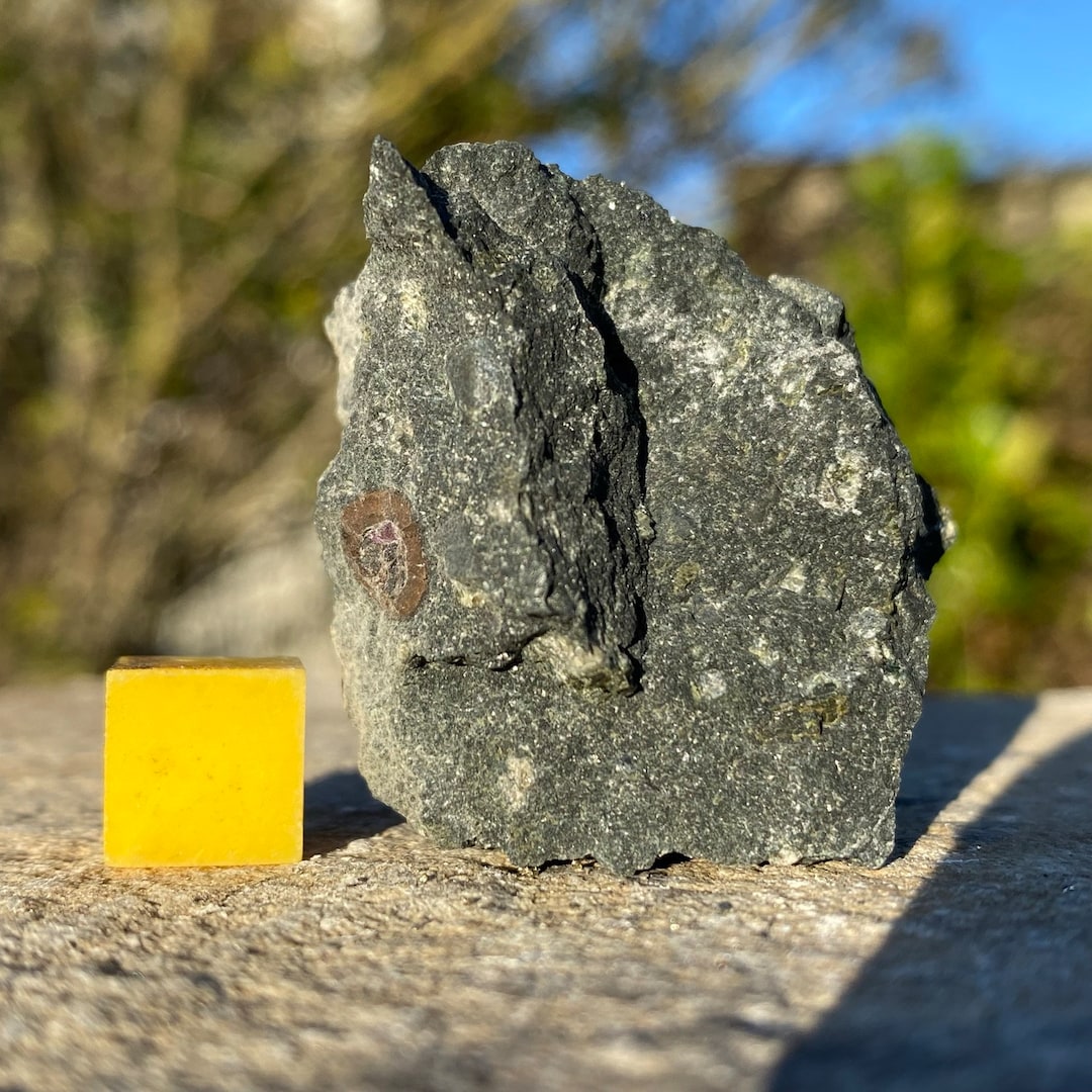 Certified Igneous Kimberlite Rock, Spiritual Healing Crystal Diamond ...