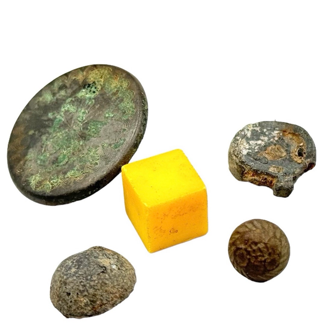 Rare Tudor/medieval Buttons Mudlarking Find, London Thames Foreshore ...