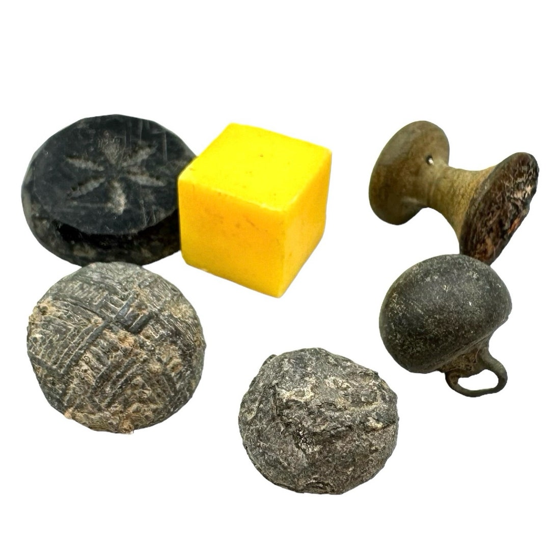 Rare Tudor/medieval Buttons Mudlarking Find, London Thames Foreshore ...