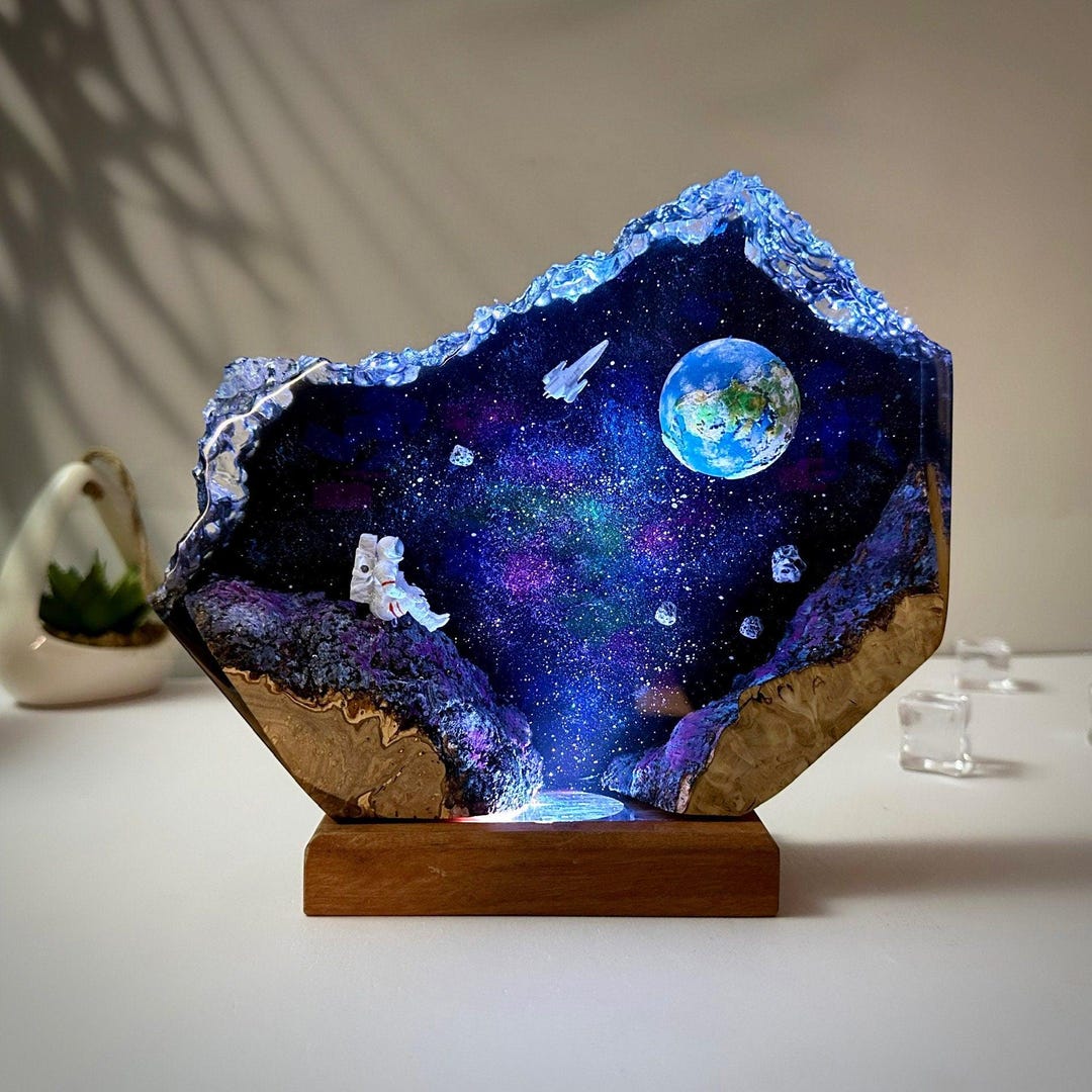 Astronaut Resin Diorama Lamp | Outer Space Earth Galaxy Scene ...