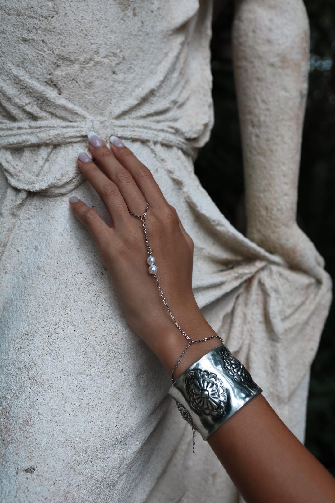 The Aphrodite Hand Chain - Etsy