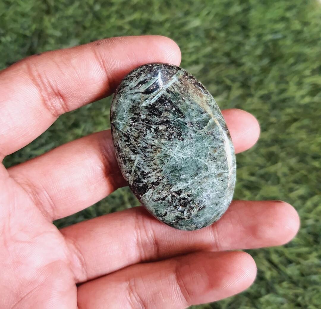 Natural Green Astrophyllite Palm Stone Beautiful Green Astrophyllite ...